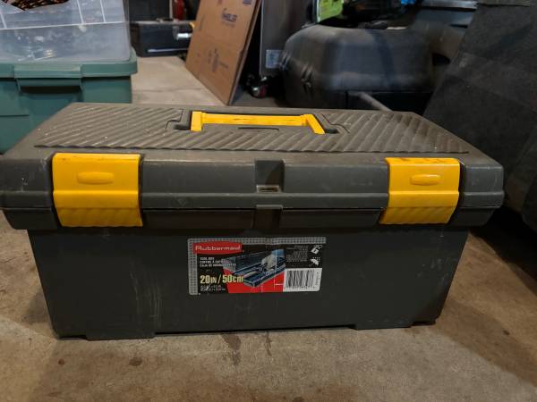 Rubbermaid 20” Lockable Tool Box with Tray Insert $10 | Tools For Sale ...