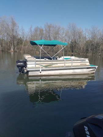 1999 Crest III 22ft. Pontoon Boat $12,000 | Boats For Sale | Nashville ...