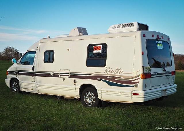 $3,500, 1999 Winnebago Rialta 22FD wtwins class b Volkswagen Van | Cars ...
