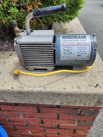 Robinair Air conditioning & Refrigeration Vacuum pump $95 | General ...