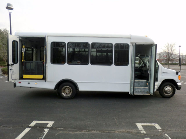 2006 Ford E450 Non-CDL Wheelchair Shuttle Bus | Cars & Trucks For Sale ...
