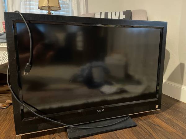 36in Vizio flat screen TV w/HDMI hookups $30 | Electronics For Sale ...