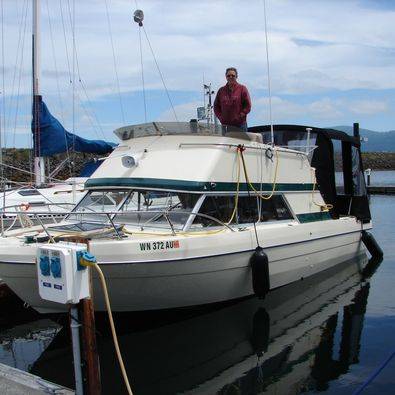28 Cabin Cruiser & Trailer - loaded! $21,500 | Boats For Sale | Olympic ...