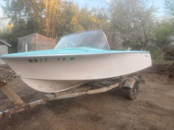 Pacific Mariner from 1960-80’s. comes with boat trailer. Restoration ...