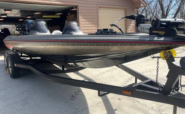 2000 STRATOS BASS BOAT $14,750 | Boats For Sale | Omaha, NE | Shoppok