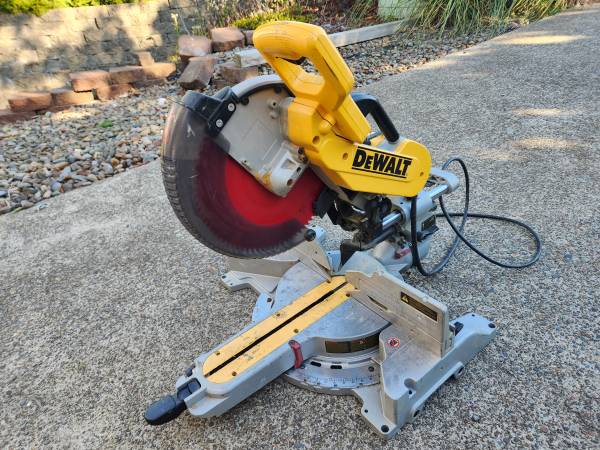 DeWalt DW718 Dual-Bevel Sliding Miter Saw $300 | Tools For Sale ...
