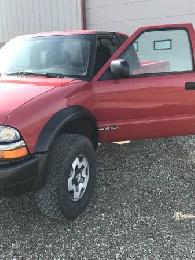 02 Chevy S10 ZR2 4X4 well maintained low miles - $1400 (Burleson, TX ...