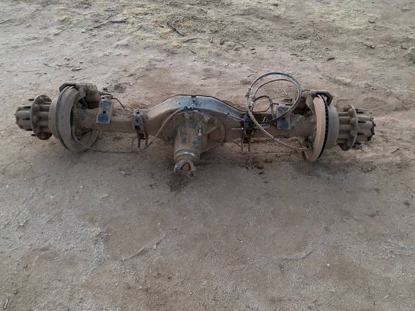 Dana S110 differential rear axle 4.88 gears 10 lug hubs disc brakes ...