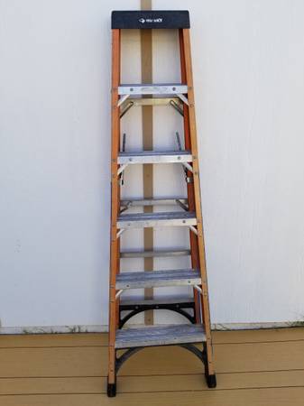 Husky 6ft. Ladder - $40 (32nd Street and Union Hills) ‹ image 1 of 3 ...