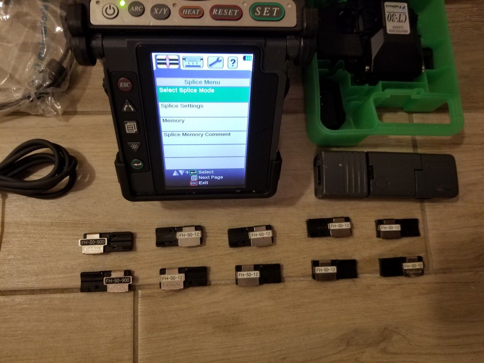 Fujikura FSM-70R Fusion splicer with CT-30 Cleaver, HJS-02 Stripper ...