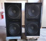 Yamaha Dual 18 inch Subs In a Professional Case in Great Condition ...