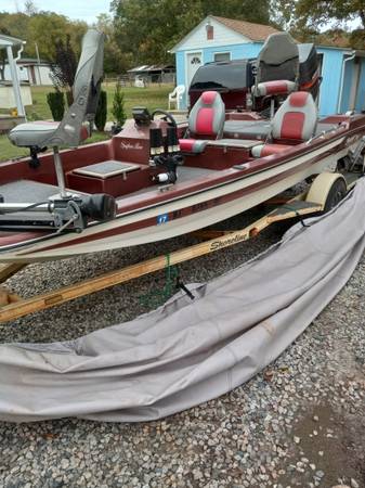 Bumble BEE Bass Boat For Sale - ZeBoats