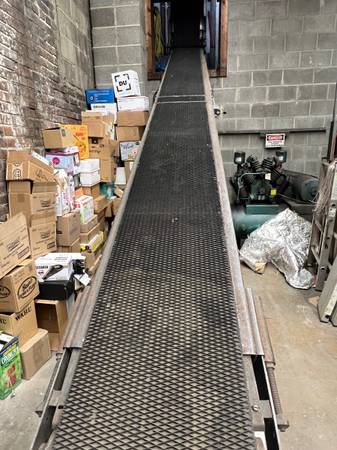 2 piece 26’ relay and control corporation conveyor belt system $9,000 ...