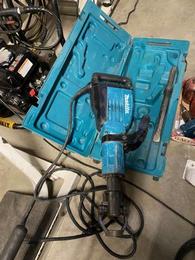 Makita 40lb Jackhammer Demolition Breaker $800 | Tools For Sale ...