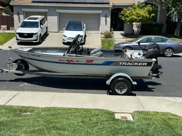 Fishing Boat - Tracker 16 Foot Deep V $6,250 | Boats For Sale ...
