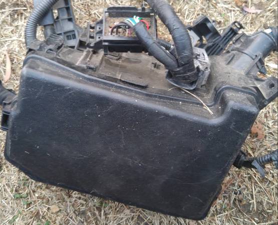 Toyota Prius Fuse Box with Wiring $250 | Auto Parts Sale | Sacramento ...