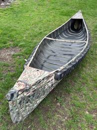 NEW 16 Ft Pointed Radisson Canoe Webb Seats Green Oars $975 | Boats For ...