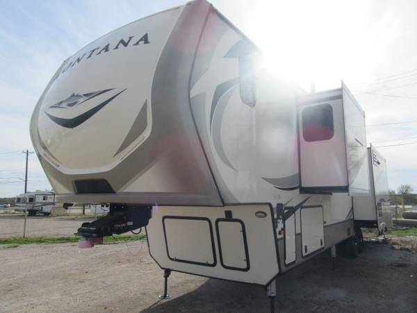 2019 MONTANA 5th wheel - BEAUTIFUL REAR LIVING - 1.5 BATH -AWESOME ...