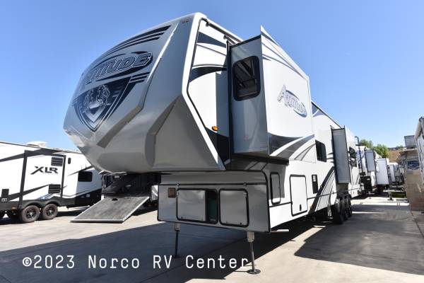 2020 Attitude 4028DGF 5th Wheel Toy Hauler 28 FT of CARGO!Solar-7kGen ...