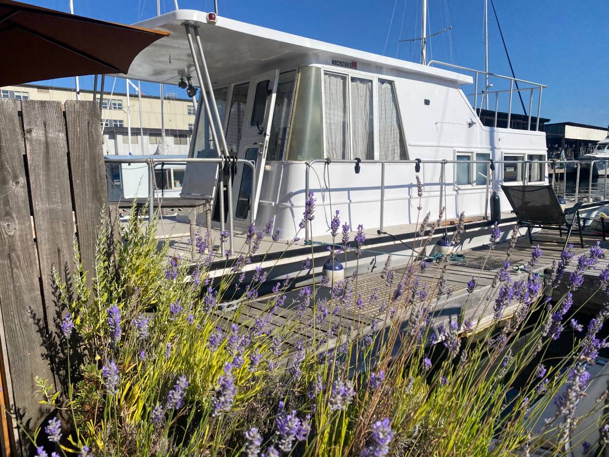 Adorable classic 1959 houseboat - with FOWR plaque | Boats For Sale ...