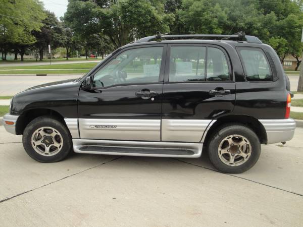2001 Geo Tracker O.B.O. - $2,800 (Manitowoc) | Cars & Trucks For Sale | Sheboygan, WI | Shoppok
