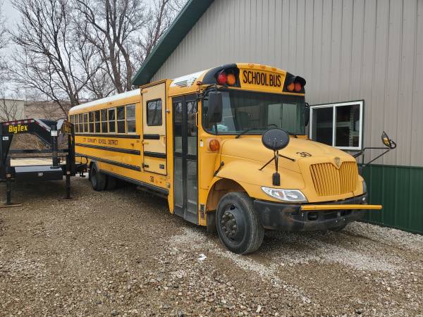 2005 School Bus, perfect for RV, Party Bus, Church - $3000 (Sioux City ...