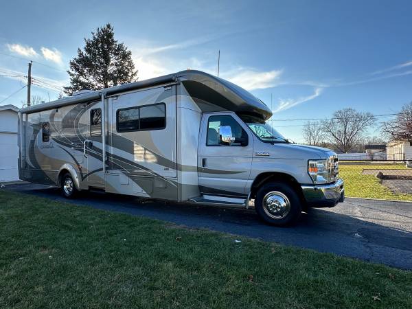 09 31 ft class c motorhome, chassis E450 super duty 3 slide out ...