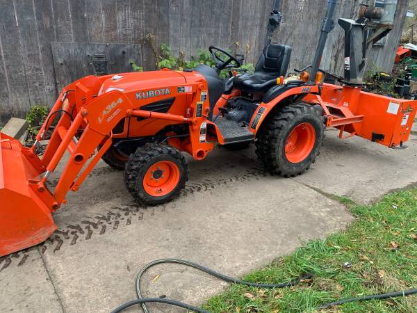 Kubota B2620 tractor with snowblower $16,900 | Garden Items For Sale ...