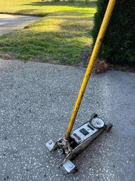 Old walker floor jack $75 | Auto Parts Sale | Eastern Texas, TX | Shoppok