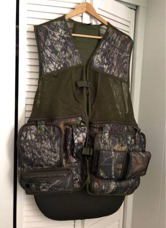 Primos Turkey Hunting Vest w/removable flip down seat - NEW $50 ...