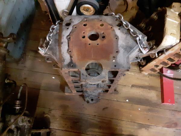 392 Hemi block and heads / Stock rods , tin timing cover / Isky cam ...