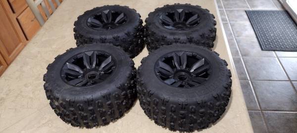 Arrma kraton 8s DBoots copperhead 2sb tires $50 | Apartments For Rent ...