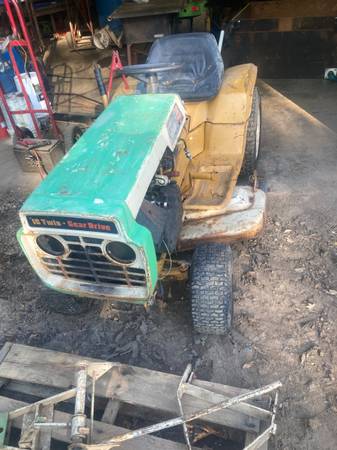 16HP MONTGOMERY WARDS RIDING LAWN MOWER $450 | Garden Items For Sale ...