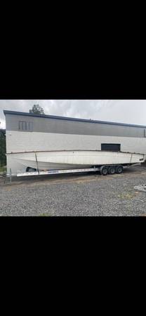 43’ Performance offshore center console fishing boat hull Unfinished ...