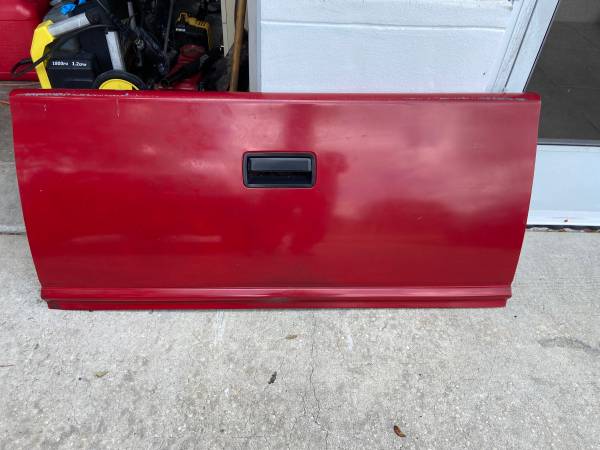 S10 or GMC Sonoma Stepside bed tailgate $40 | Auto Parts Sale ...