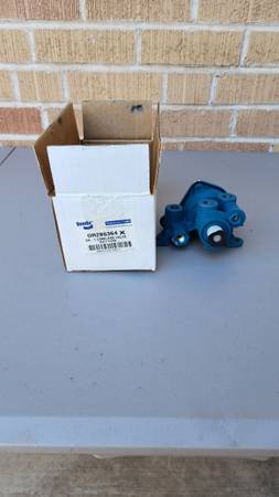 Bendix 286364X SR-1 Spring Brake Valve, 55 PSI Trip Pressure | Auto ...