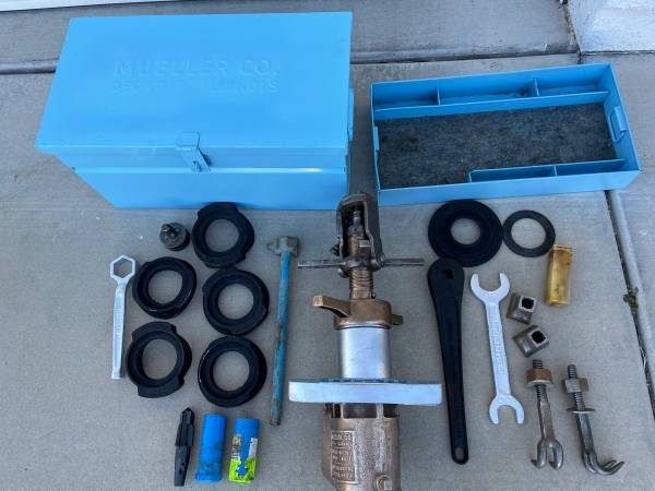 MUELLER TAPPING MACHINE MODEL B 101 WATER MAIN PIPE TAPPER with access ...