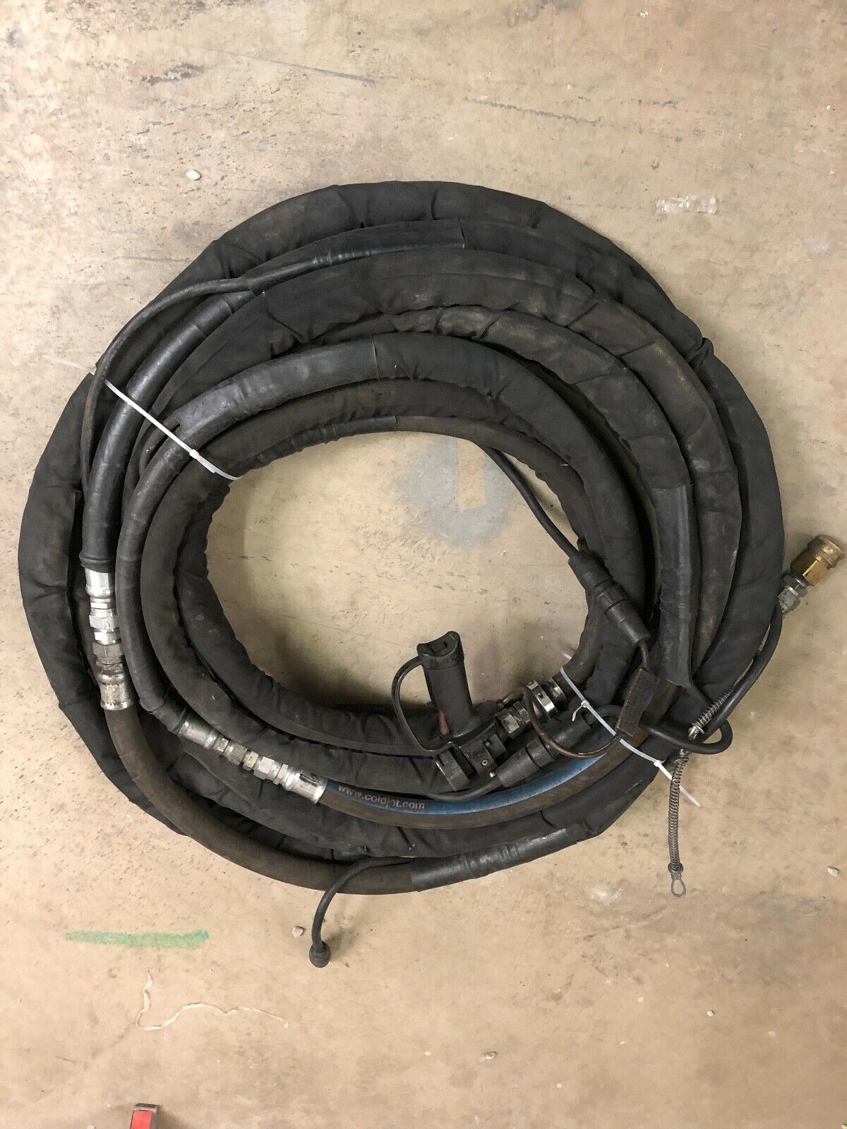 Cold Jet Aero V Series Dry Ice Blasting Machine with Spray Nozzles and ...