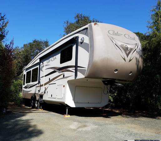 Cedar Creek 5TH Wheels For Sale - ZeRVs