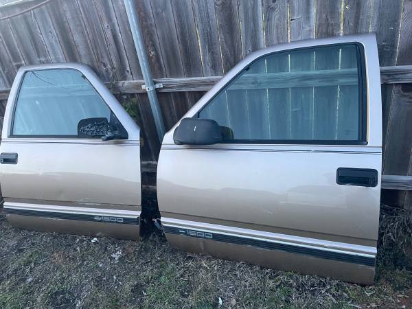 95-98 chevy gmc truck power doors with key $250 | Auto Parts Sale ...