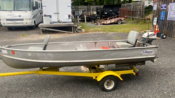 12foot boat $950 | Boats For Sale | Westernmass, MA | Shoppok