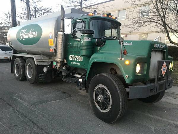 1986 MACK R MODEL 3000 GAL ALUMINIUM TANKER TRUCK GREEN - $24995 (More ...
